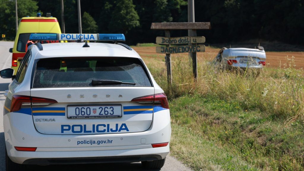 UPRAVO Auto na krovu, policija i Hitna pomoć na mjestu događaja